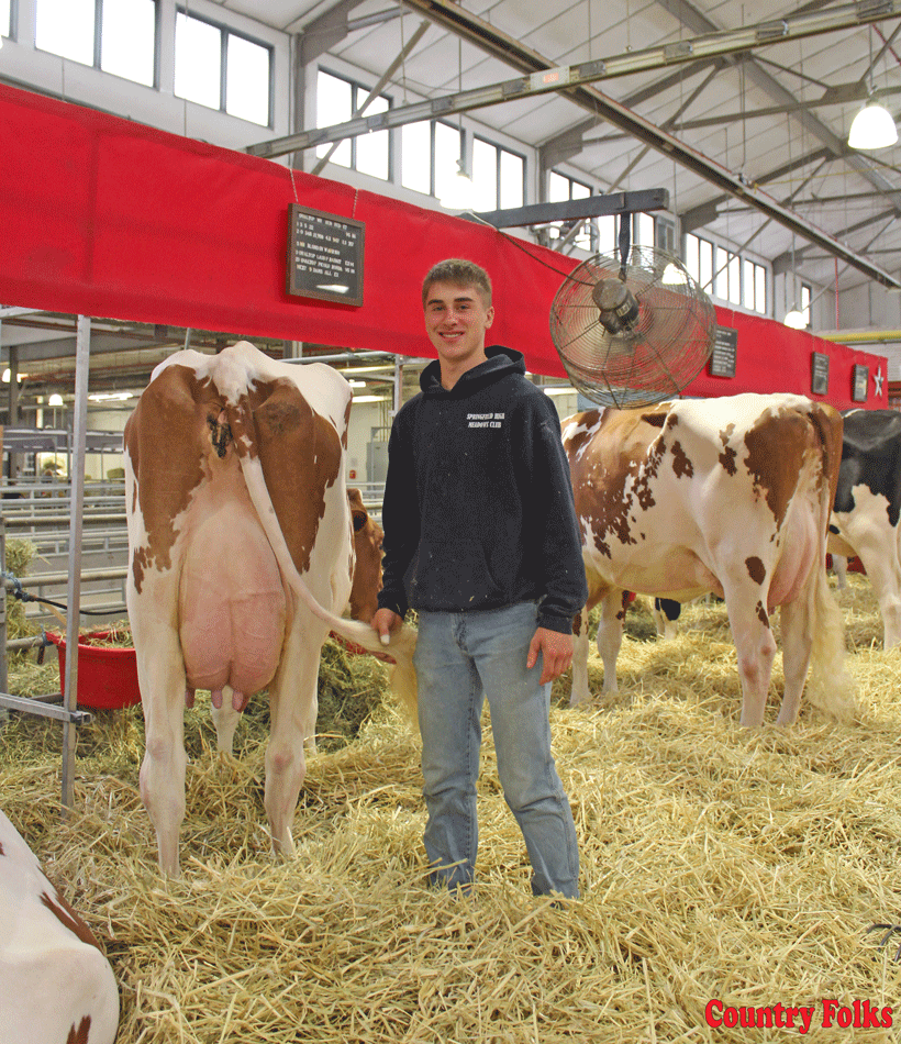 Family farm wins Premier Breeder & Exhibitor - Country Folks Grower